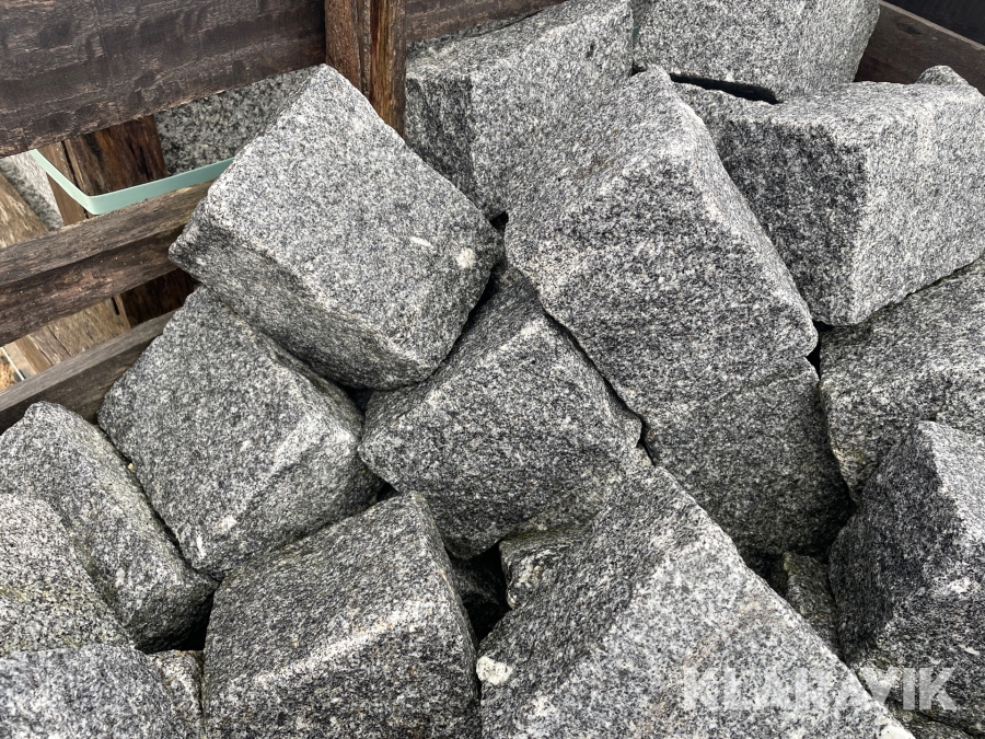 Storgatsten mörkgrå, Uddevalla, Klaravik auktioner