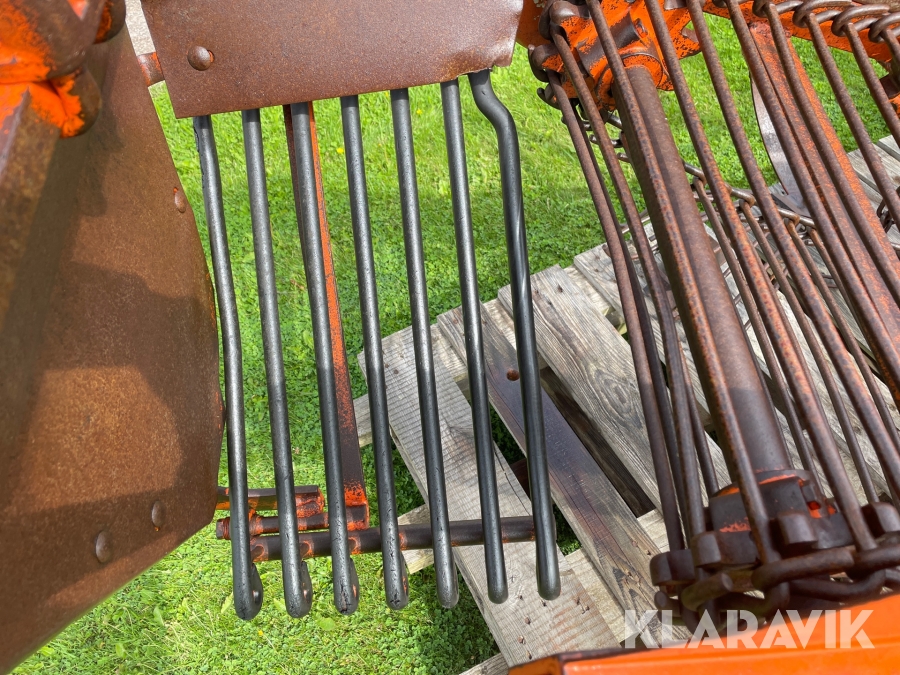 Klaravik Auktioner | Potatisupptagare Underhaug