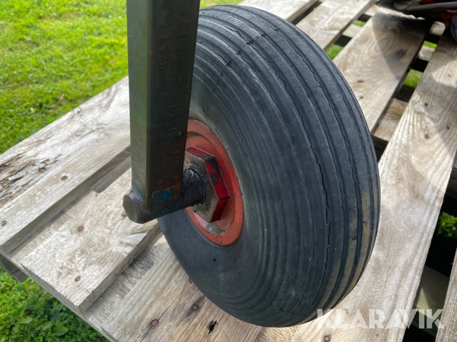 Klaravik Auktioner | Potatisupptagare Underhaug