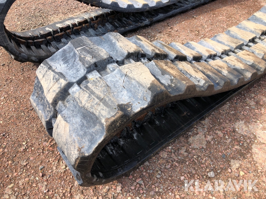 Klaravik Auktioner | Gummilarver 2 stycken 450 x 81NX