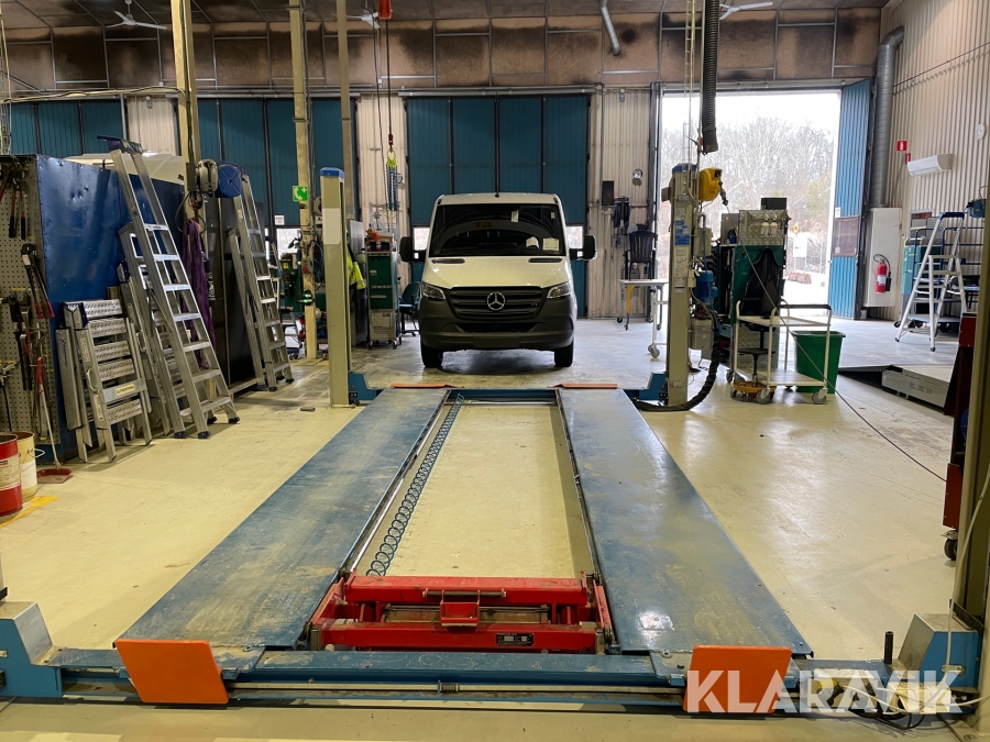 Klaravik Auktioner | Fyrpelarlyft/Billyft 5T OMCN