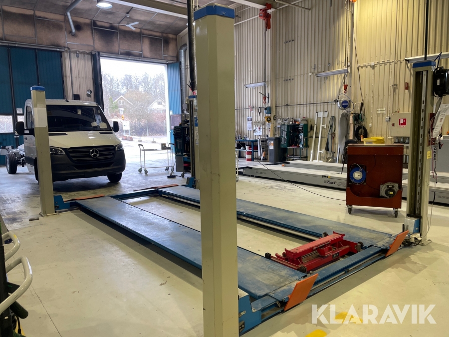 Klaravik Auktioner | Fyrpelarlyft/Billyft 5T OMCN