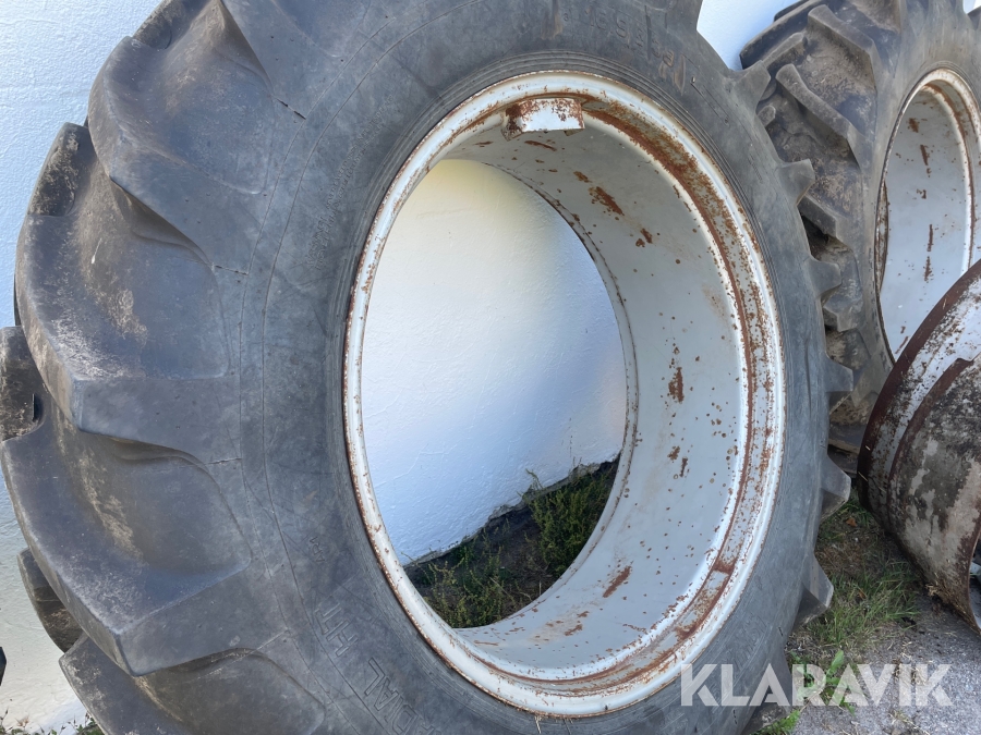 Dubbelmontage Taurus 16.9R38, Göteborg, Klaravik auktioner