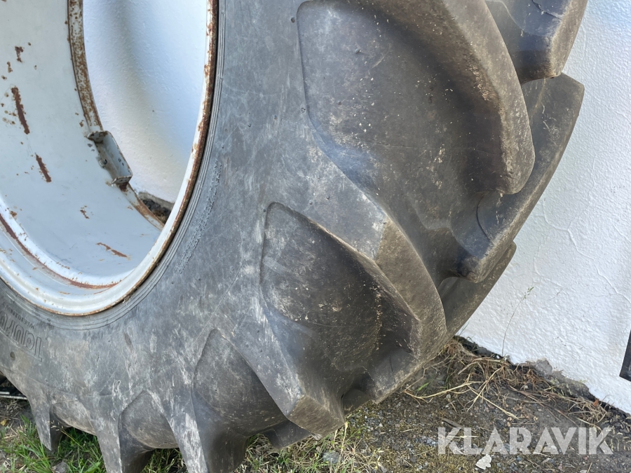 Dubbelmontage Taurus 16.9R38, Göteborg, Klaravik auktioner