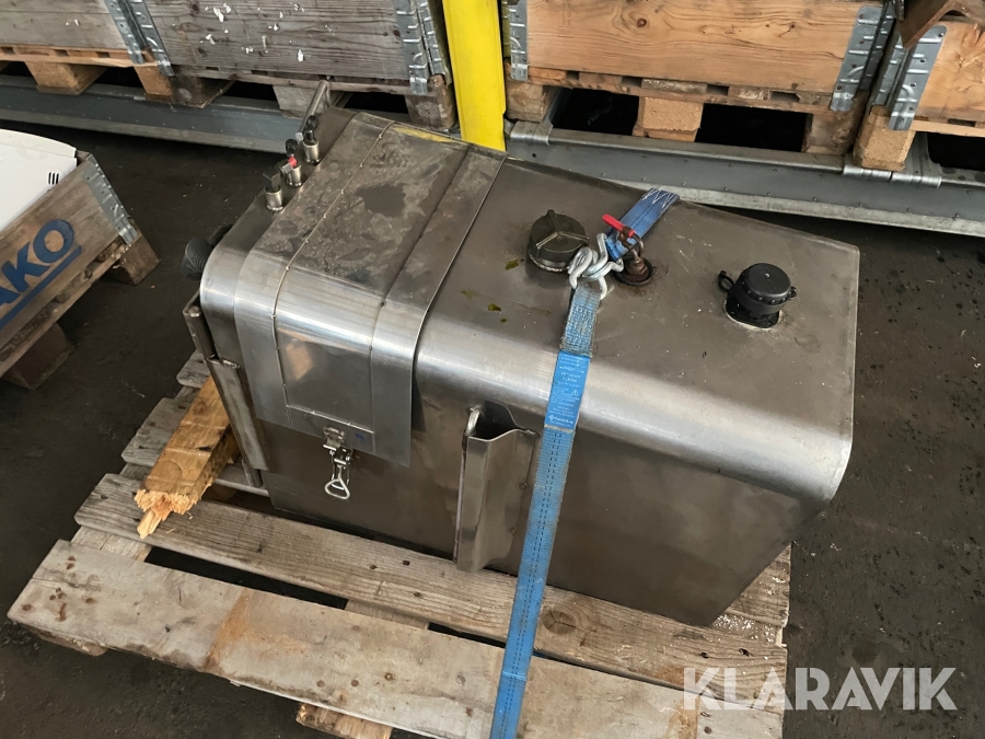 Motor med tank Kubota D722, Borlänge, Klaravik auktioner