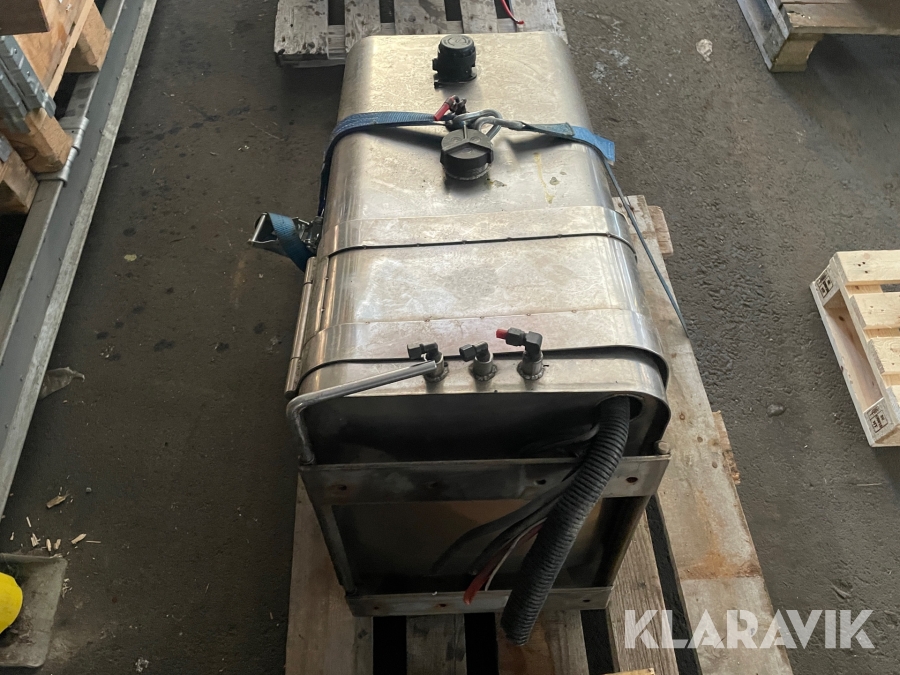 Motor med tank Kubota D722, Borlänge, Klaravik auktioner