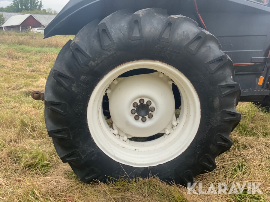 Traktor Valmet 455, Vetlanda, Klaravik auktioner