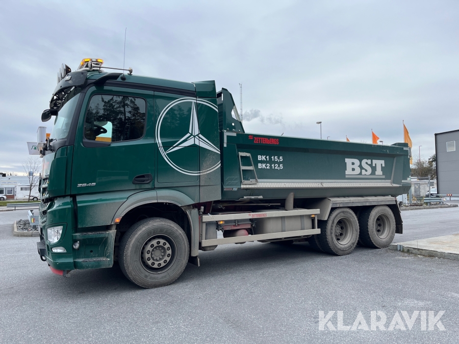 Lastbil Mercedes-Benz Arocs 2846, Stockholm, Klaravik auktio