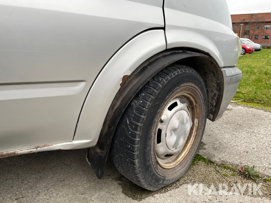 Flakbil Ford Transit 125 T330, Gotland, Klaravik auktioner