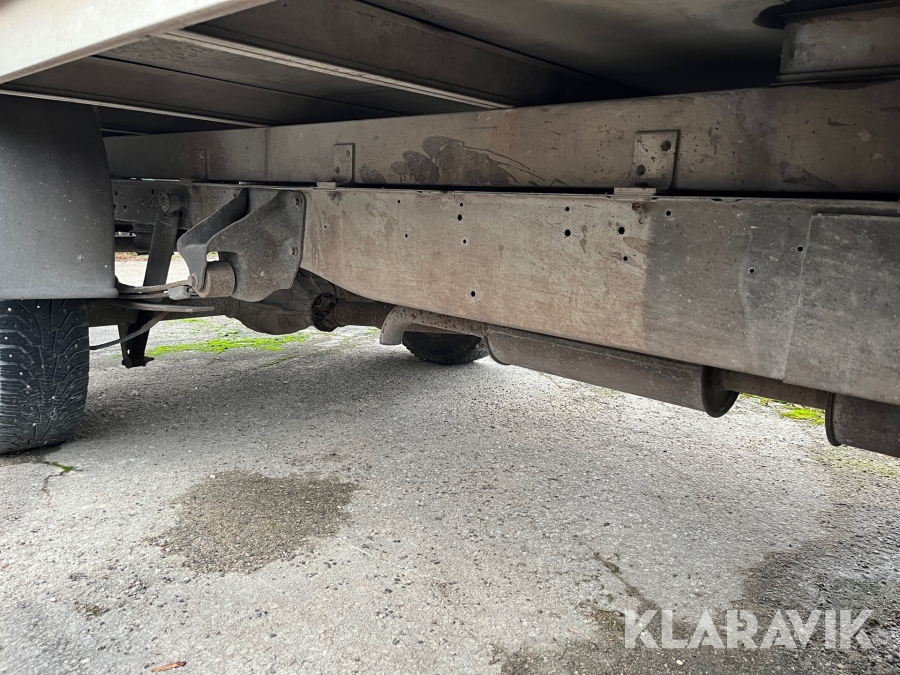 Flakbil Ford Transit 125 T330, Gotland, Klaravik auktioner