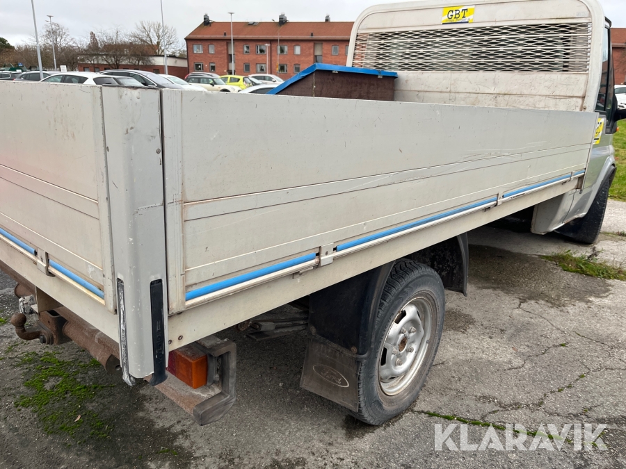 Flakbil Ford Transit 125 T330, Gotland, Klaravik auktioner
