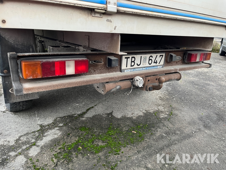 Flakbil Ford Transit 125 T330, Gotland, Klaravik auktioner
