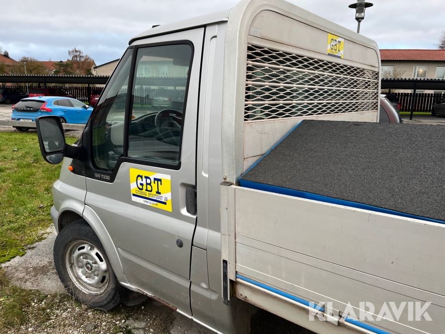 Flakbil Ford Transit 125 T330, Gotland, Klaravik auktioner