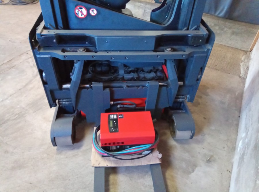 Klaravik Auktioner | Skjutstativtruck Linde R14X-03