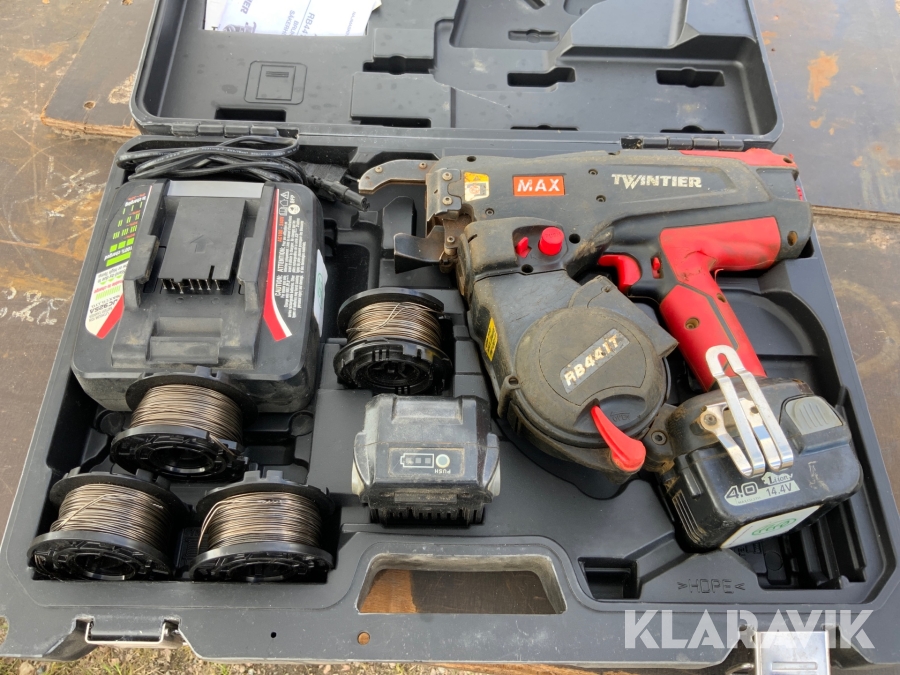 Najmaskin MAX RB441T, Tomelilla, Klaravik auktioner