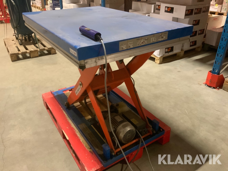 Lyftbord Edmo Lift CL 1000, Eskilstuna, Klaravik auktioner