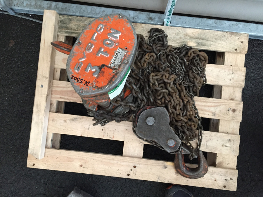 Klaravik Auktioner | Kedjespel / lyftblock