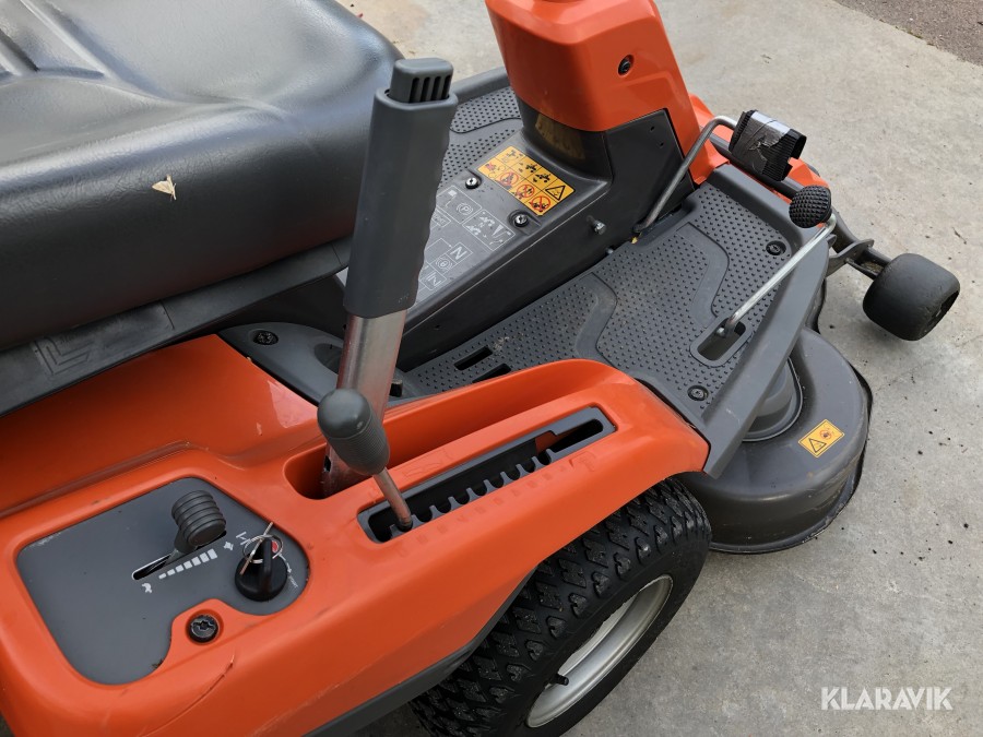 Klaravik Auktioner | Gräsklippare Husqvarna R213C