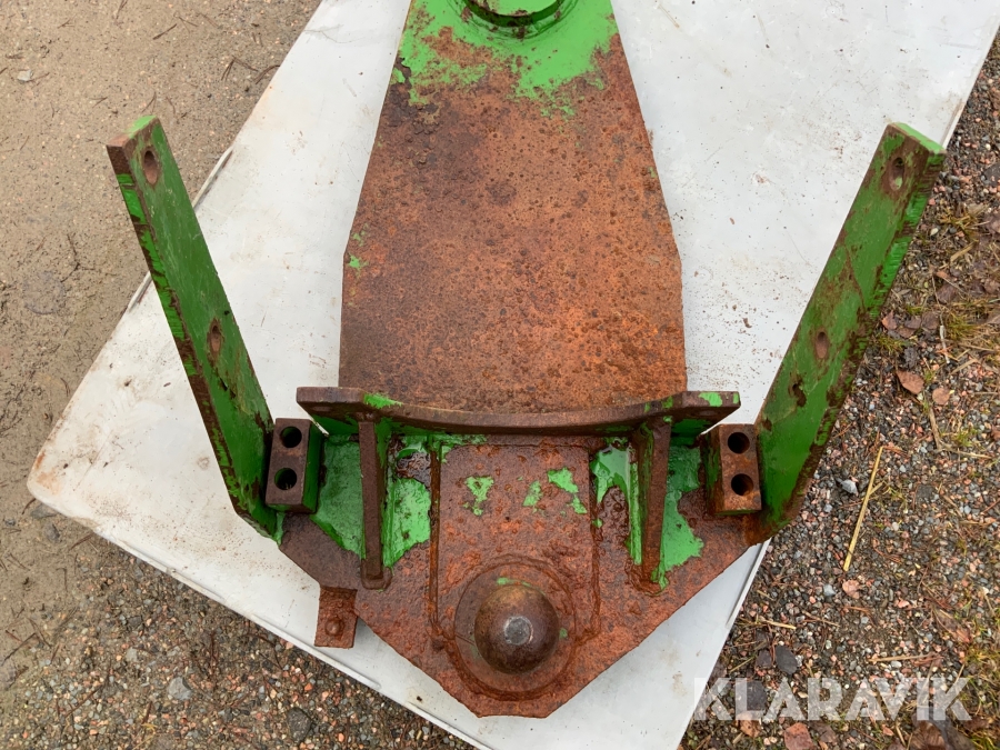 Klaravik Auktioner | Kuldrag Fast 80 mm till John Deere
