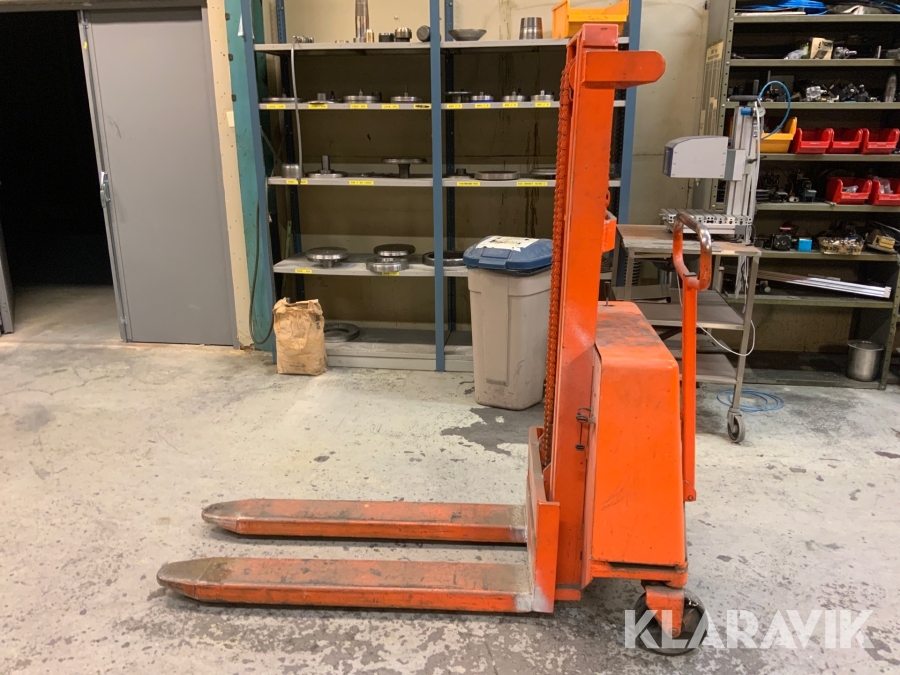 Pallyft Kentruck, Eskilstuna, Klaravik auktioner