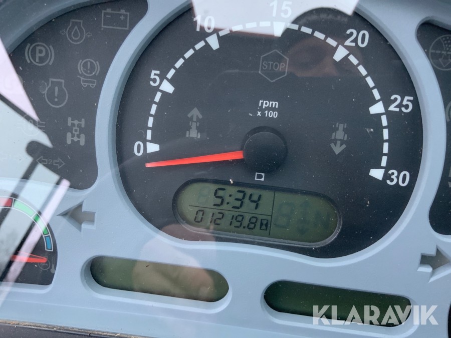 Traktor Mccormick C75 Max med lastare