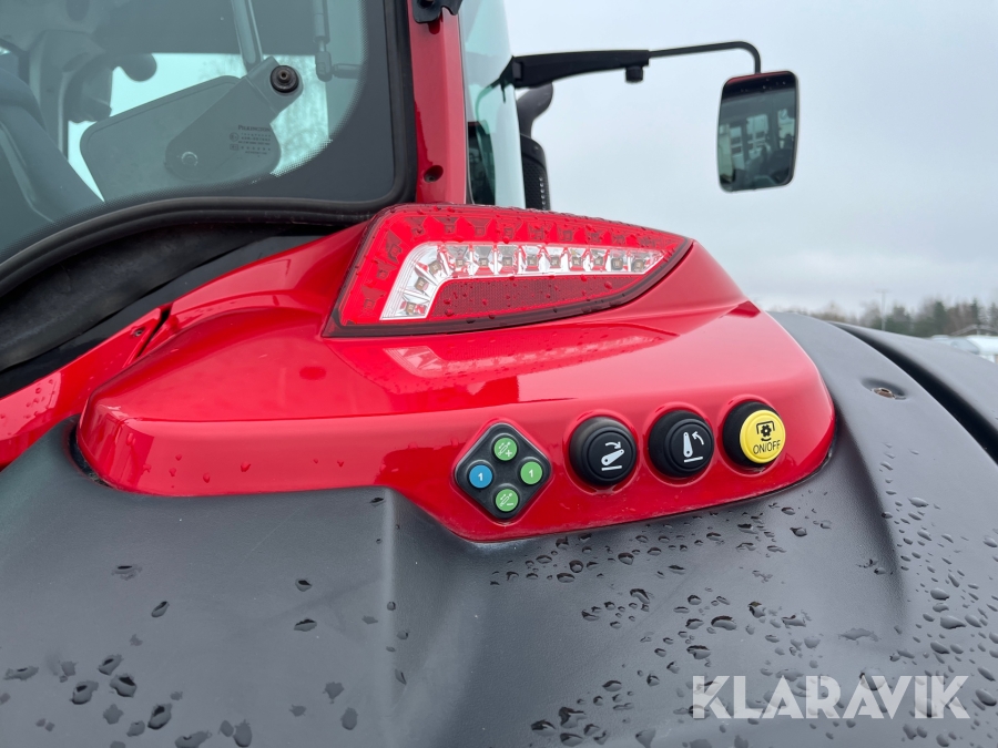 Traktor med lastare Valtra N174, Kinda, Klaravik auktioner