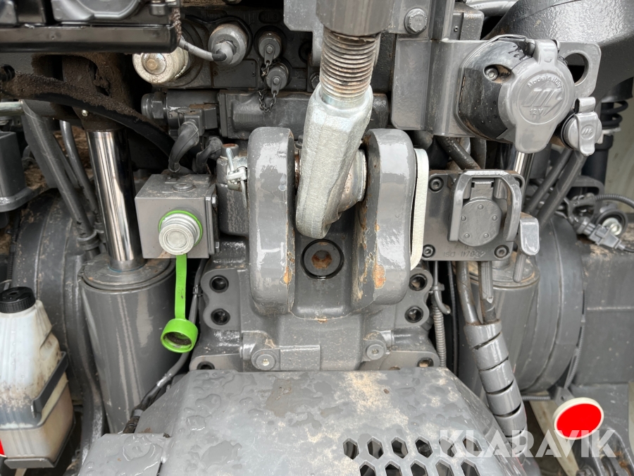 Traktor med lastare Valtra N174, Kinda, Klaravik auktioner