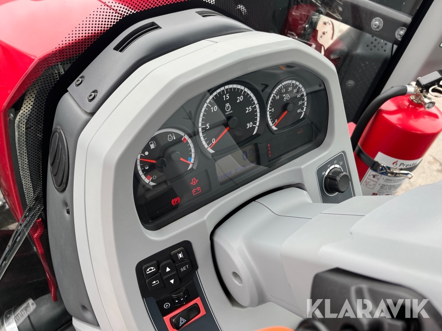 Traktor med lastare Valtra N174, Kinda, Klaravik auktioner