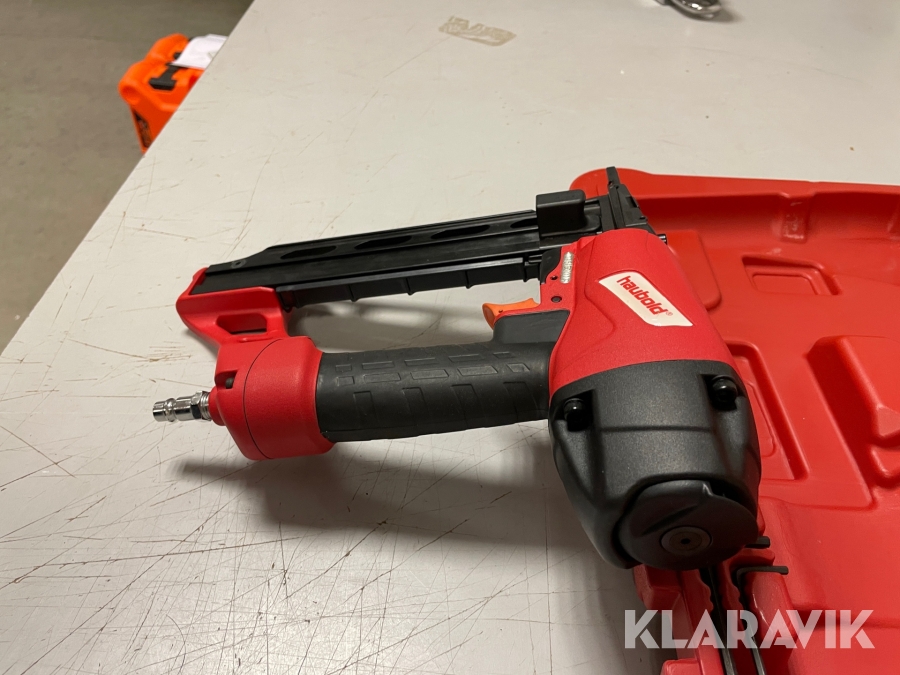 Klaravik Auktioner | Klammerpistol Haubold PN540