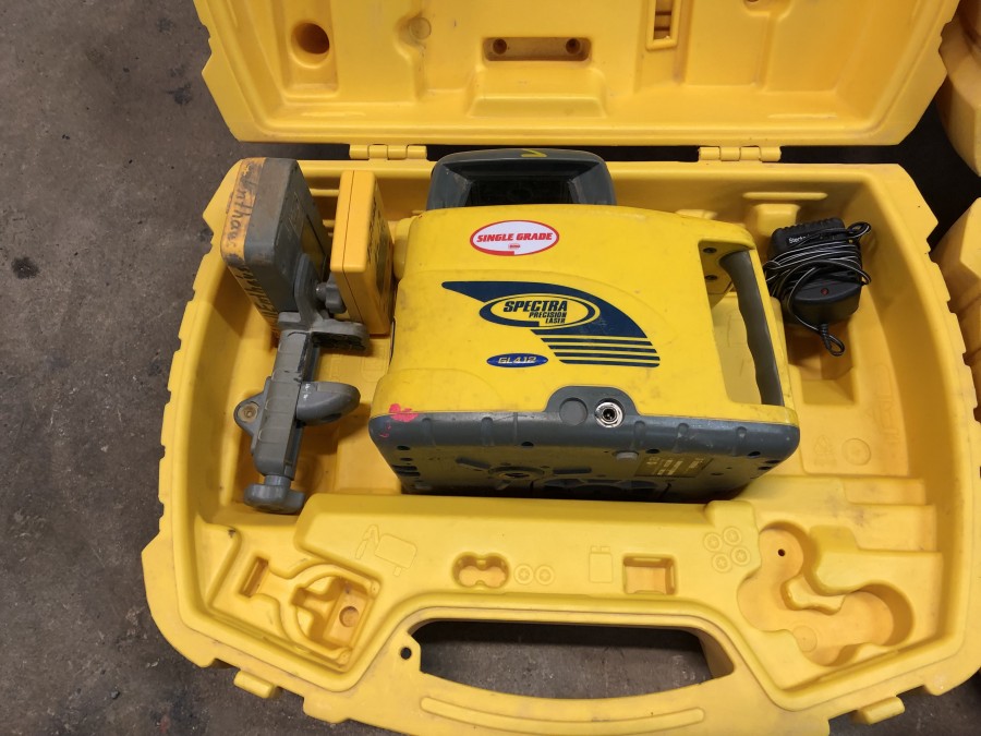 Klaravik Auktioner | Enfallslaser Spectra GL412