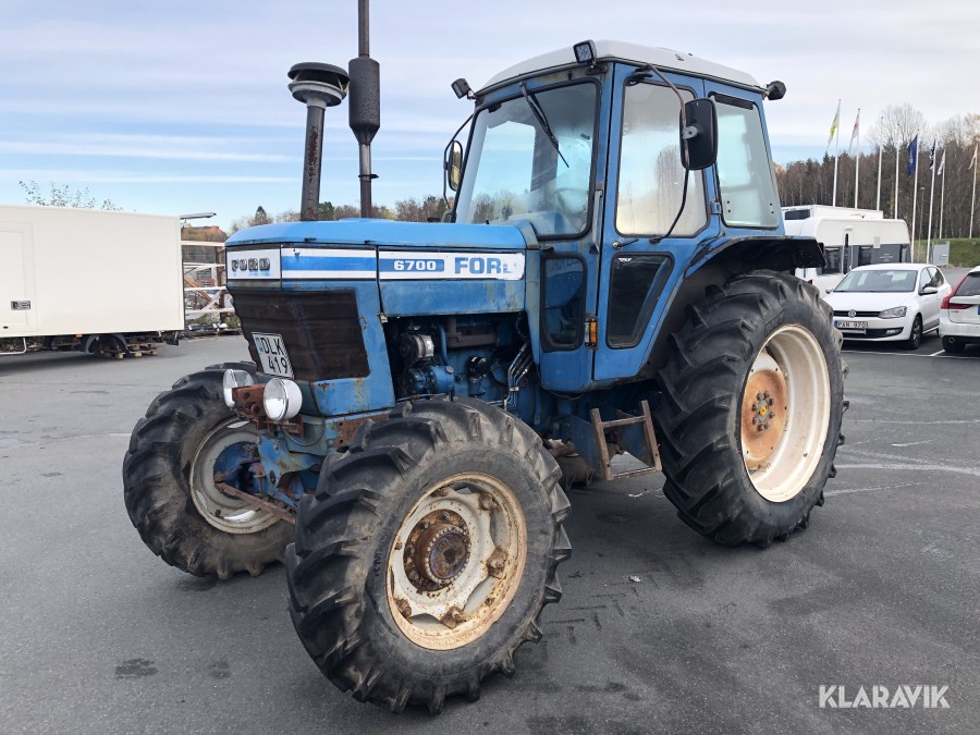 Traktor Ford 6700 4WD