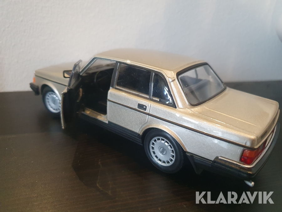 Modellbil Volvo 240, Karlstad, Klaravik auktioner
