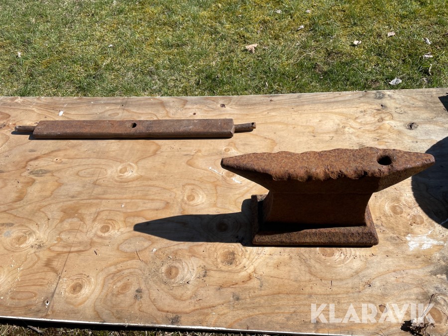 Smidesstäd & Hålbom