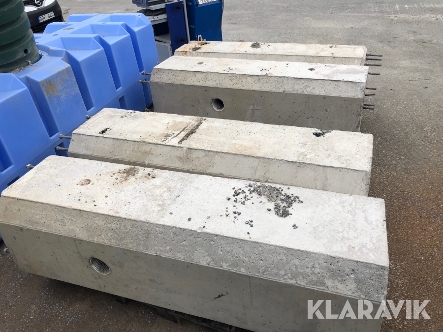 Klaravik Auktioner | Betongfundament 4 st RH Betongelement