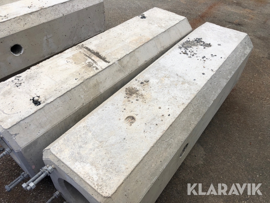 Klaravik Auktioner | Betongfundament 4 st RH Betongelement