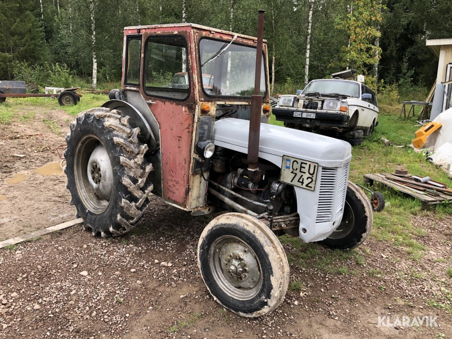 Traktor Ferguson (1953)