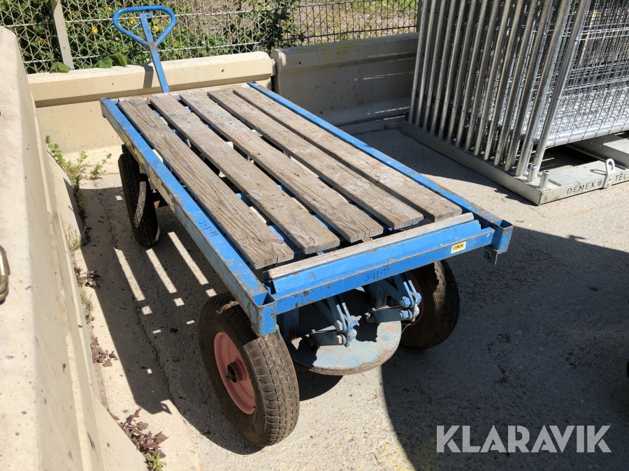 Klaravik Auktioner | Dragvagn