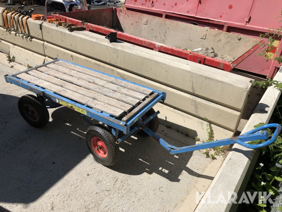 Klaravik Auktioner | Dragvagn