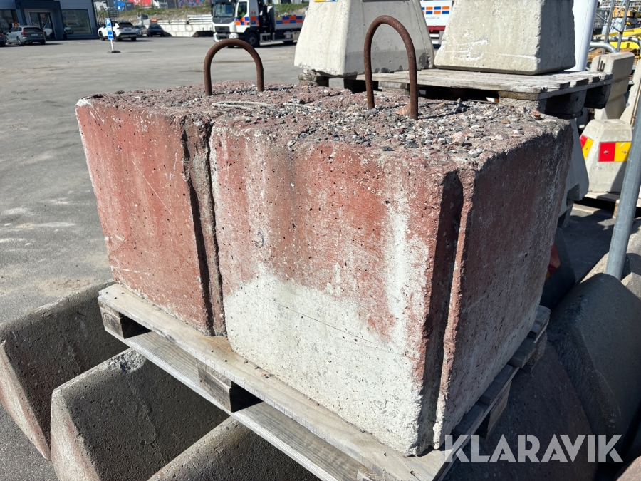 Betongblock med ögla 5 st, Härnösand, Klaravik auktioner