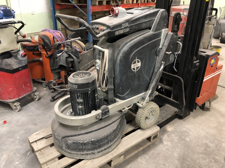 Klaravik Auktioner | Golvslip Radiostyrd HTC 650 RX