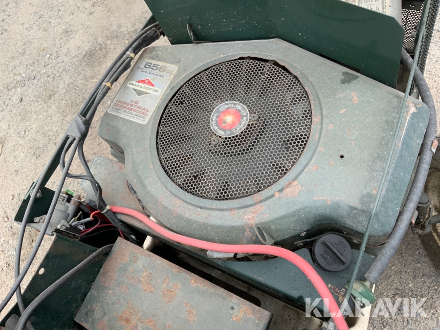 Klaravik Auktioner | Gräsklippare Bolens ST160 hydro