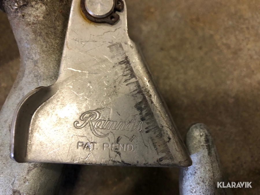 Klaravik Auktioner | Lyftanordning till gafflar