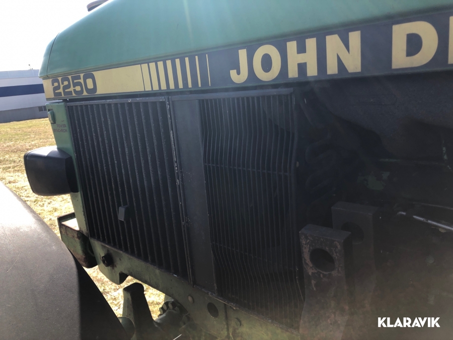 Traktor John Deere 2250