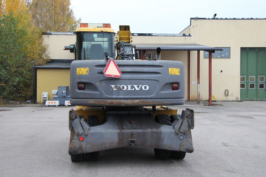 Elementsättare för montering av betongelement