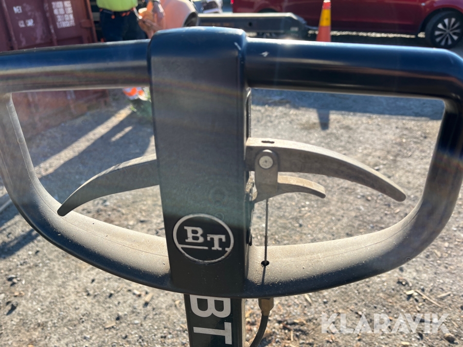 Palltruck med manuell drivmotor BT PRO LIFTER, Järfälla, Kla