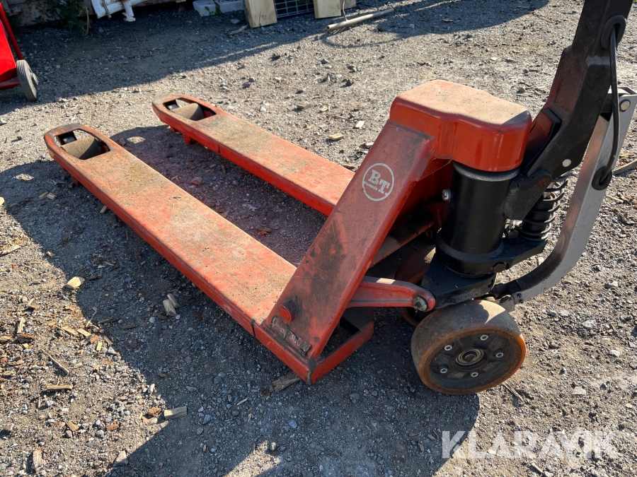 Palltruck med manuell drivmotor BT PRO LIFTER, Järfälla, Kla