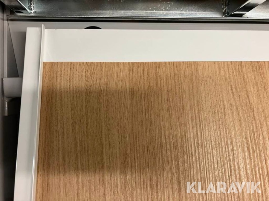 Skjutdörr Elfa Vista, Nacka, Klaravik auktioner