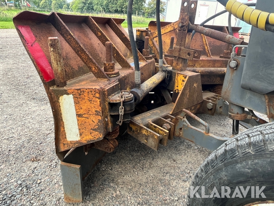 Redskapsbärare Holder P70 Allrad, Svalöv, Klaravik auktioner