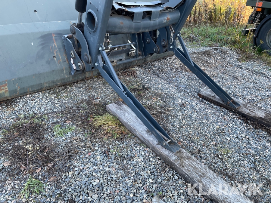Lastare Ålö Valtra 65 3RD QL ESD med skopa