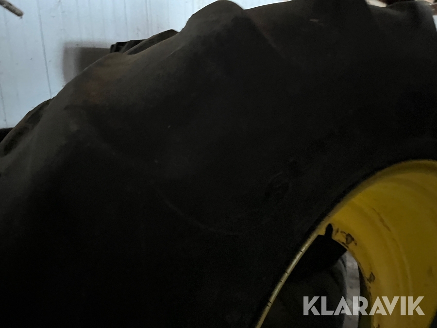 Däck med fälg Good year 620/70 R46, Norrköping, Klaravik auk